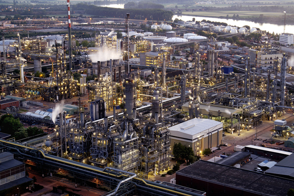 BASF: “Ambitious” plan to reduce carbon dioxide emissions / Cracker ...